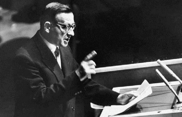 Mehmet Shehu u nxori “kartonin e verdhë” armiqve politikë - Observatori ...